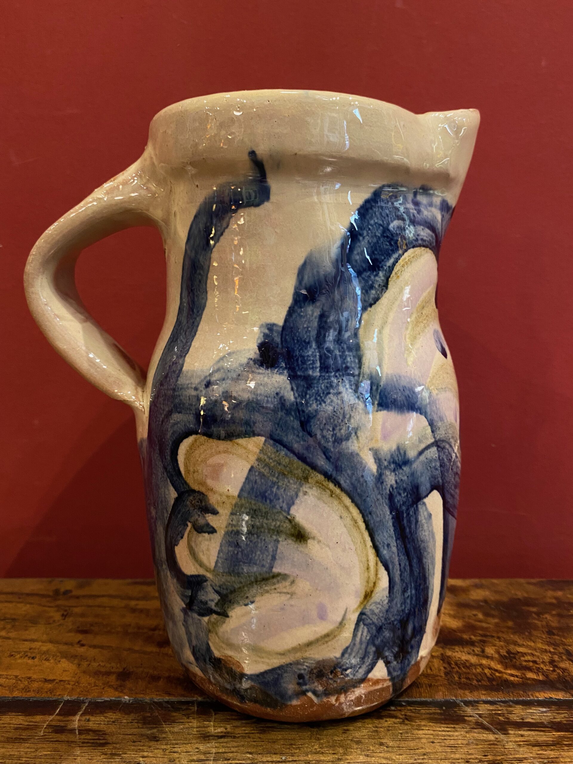 Slipware pitcher 1 by Heloïse Bariol - Galerie Kara